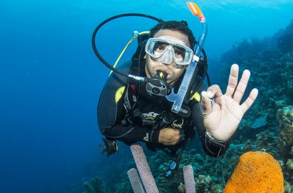 DISCOVER SCUBA DIVING with Float N' Flag