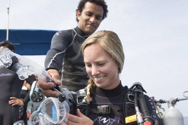 DISCOVER SCUBA DIVING with Float N' Flag
